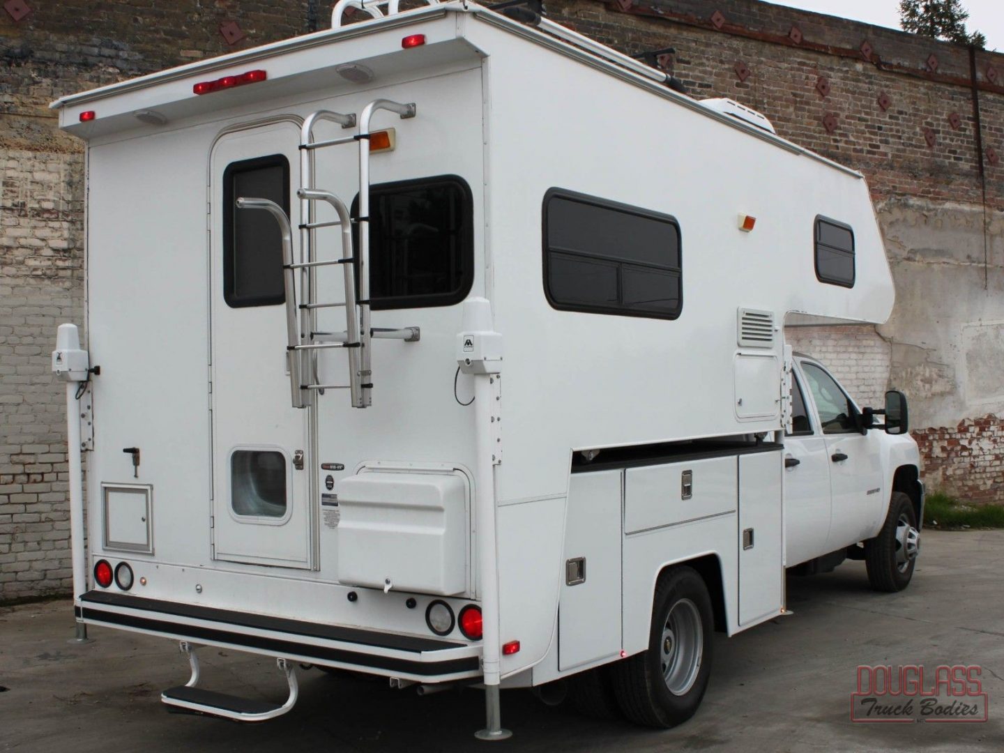 9′ Camper Body - Douglass Truck Bodies