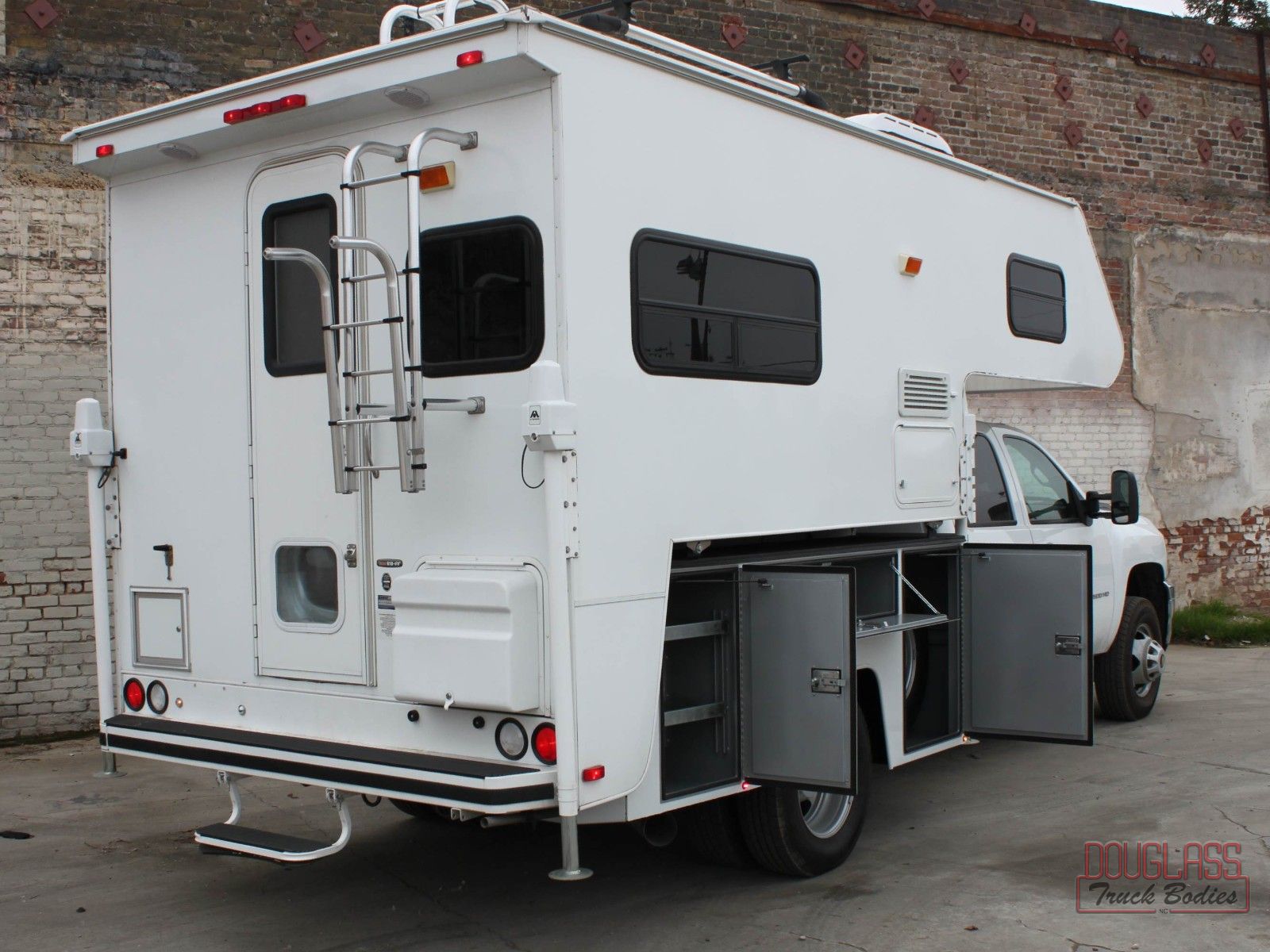 9′ Camper Body - Douglass Truck Bodies