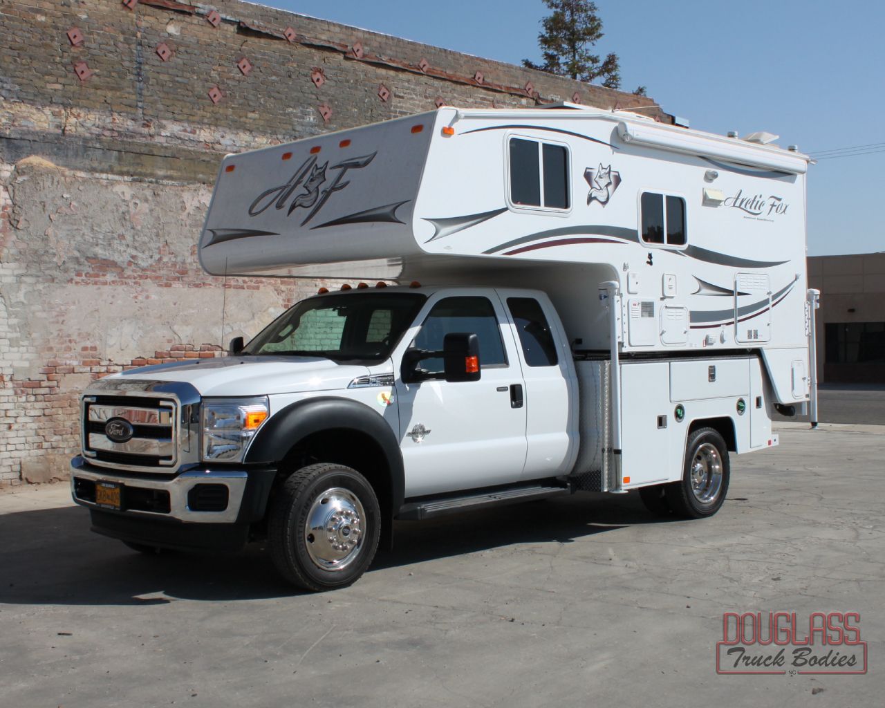 9′ Douglass Camper Body - Douglass Truck Bodies