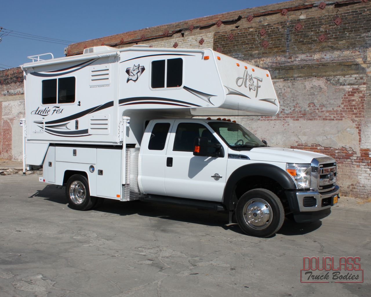9′ Douglass Camper Body - Douglass Truck Bodies