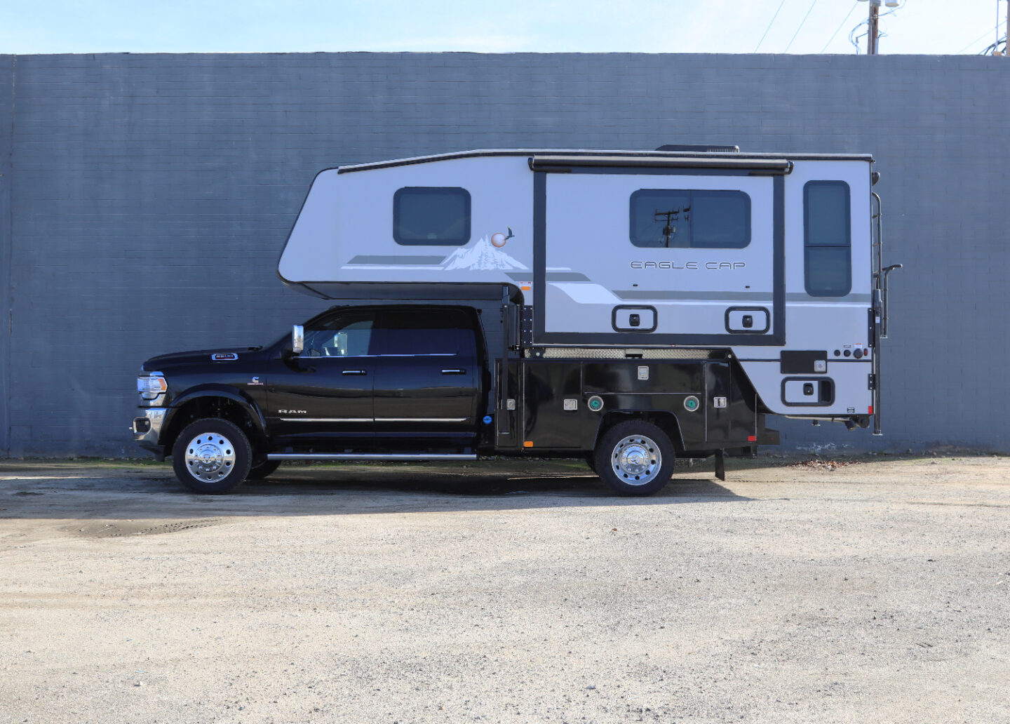 9' Douglass Camper Body - Douglass Truck Bodies