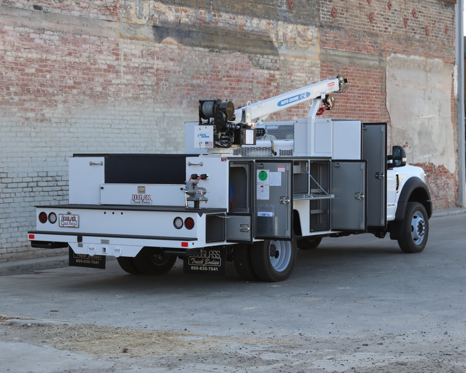 11′ Douglass 6041 Maximizer Crane Body - Douglass Truck Bodies