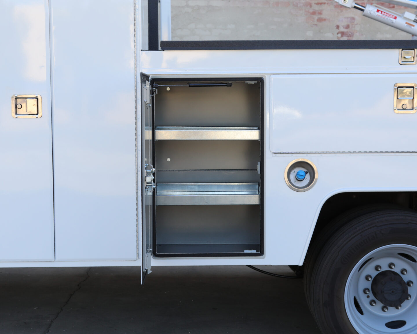 11′ Douglass 6041 Maximizer Crane Body - Douglass Truck Bodies