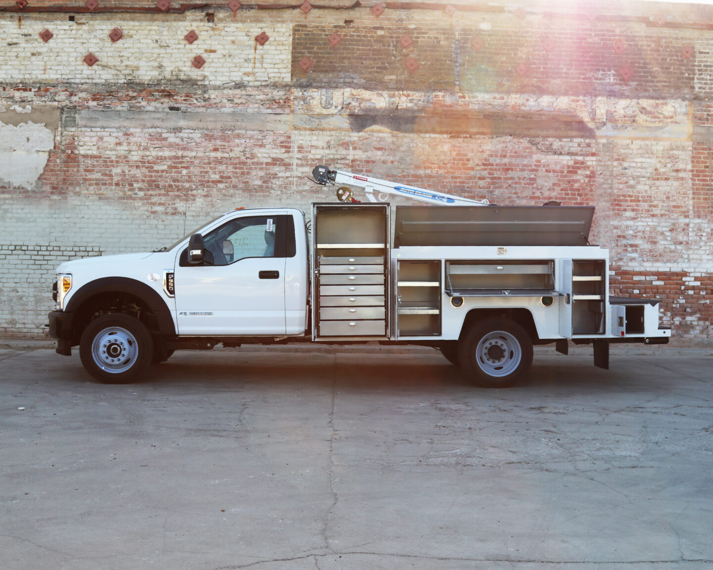 11′ Douglass 6041 Maximizer Crane Body - Douglass Truck Bodies