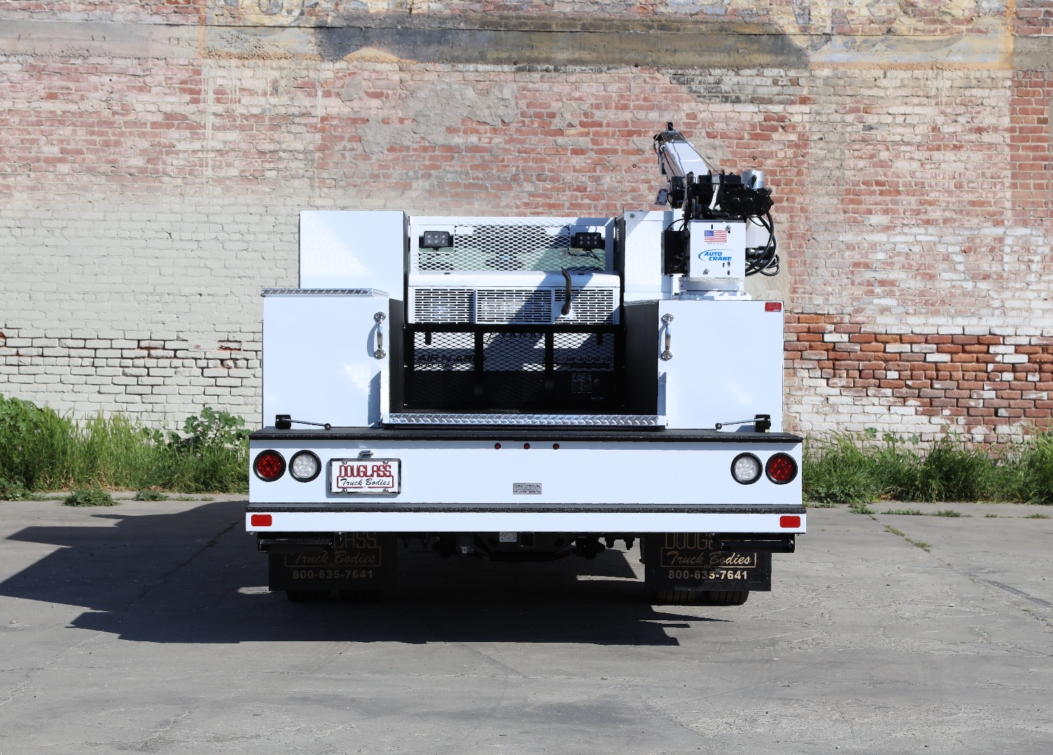 11′ Custom Douglass Maximizer Crane Body - Douglass Truck Bodies