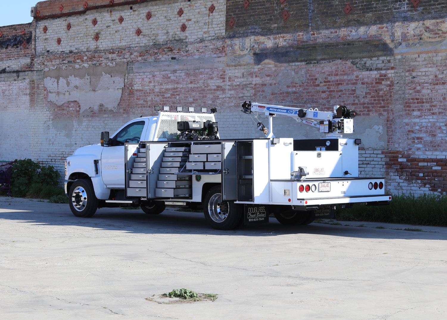 11′ Douglass Maximizer Crane Body - Douglass Truck Bodies