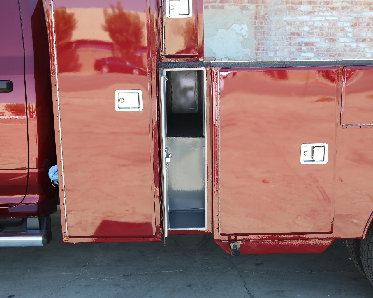 9′ Douglass Camper Body - Douglass Truck Bodies