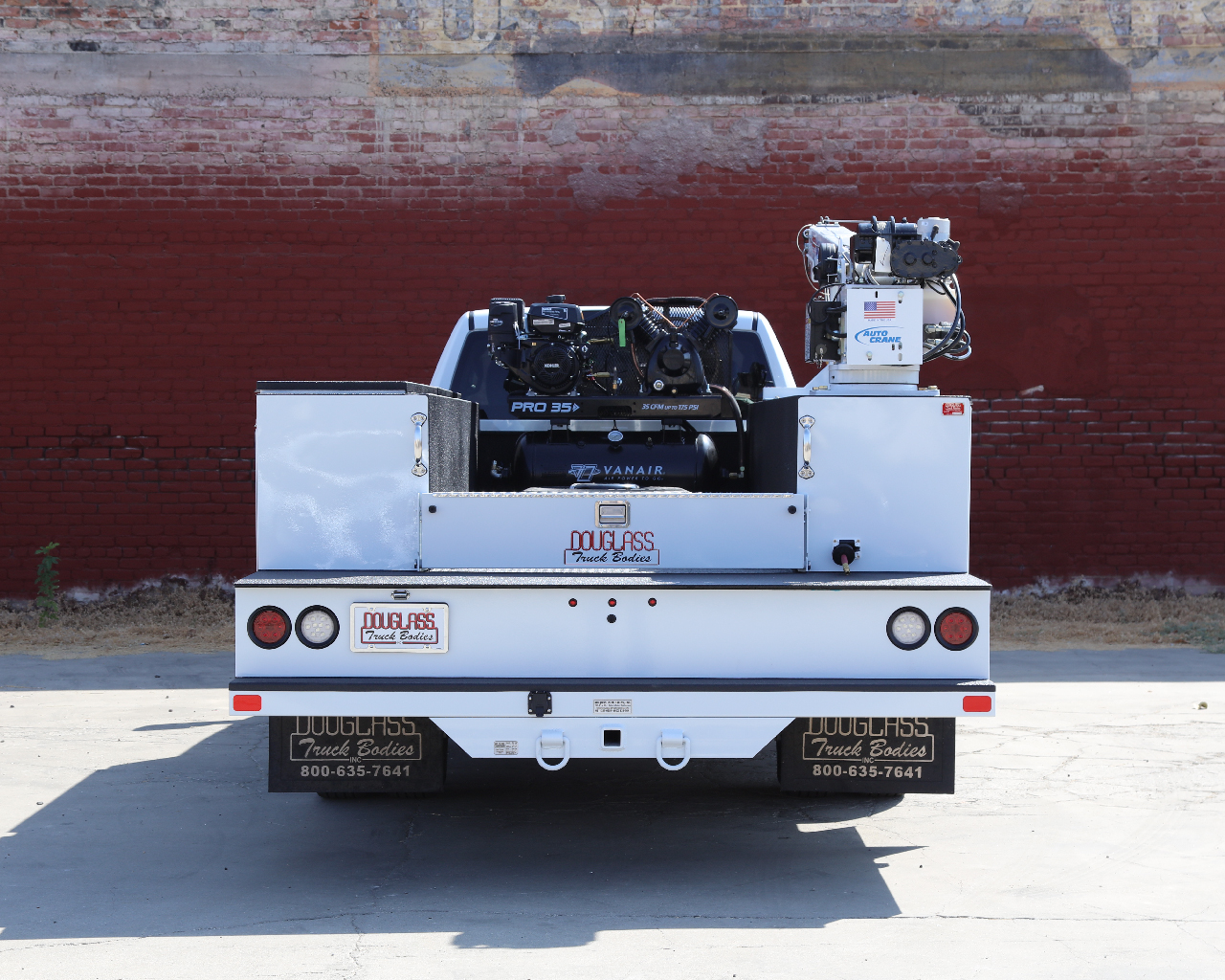 11′ Douglass Maximizer Crane Body - Douglass Truck Bodies