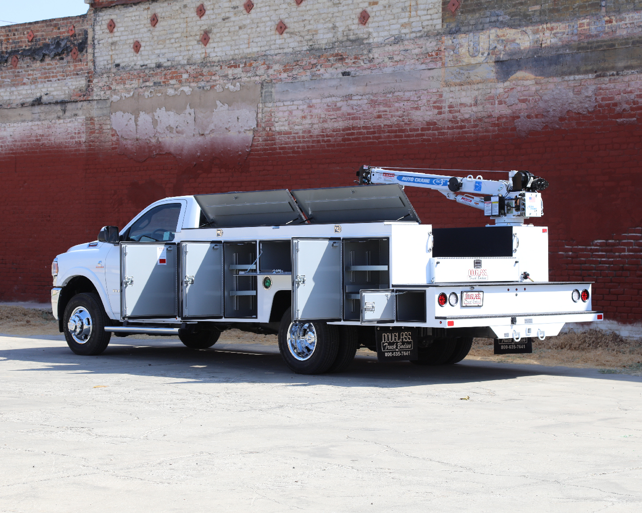 11′ Douglass Maximizer Crane Body - Douglass Truck Bodies