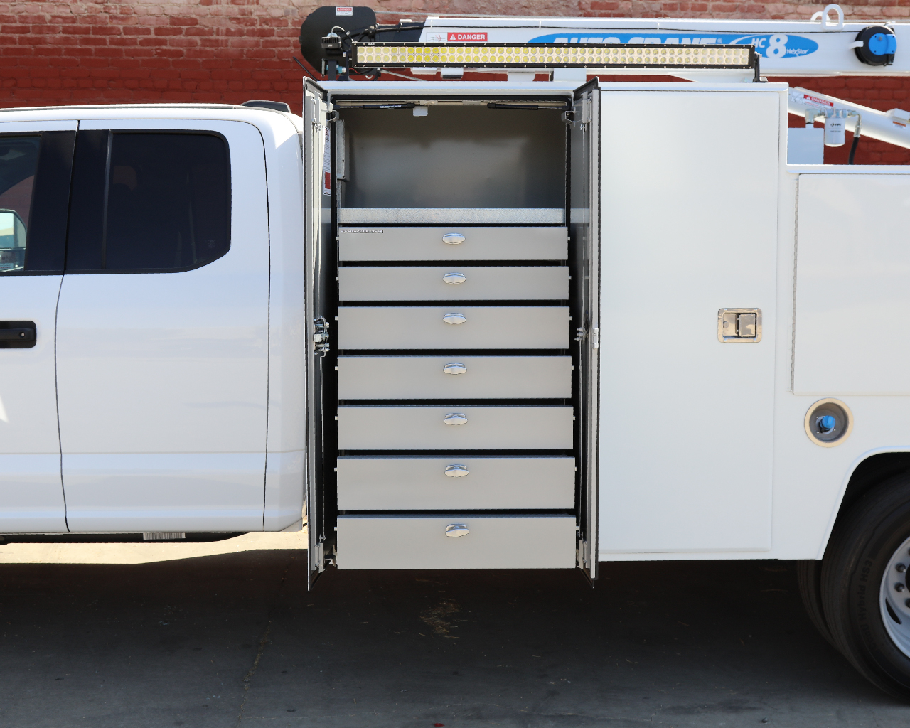 11′ Douglass Custom 6041 Maximizer Crane Body - Douglass Truck Bodies