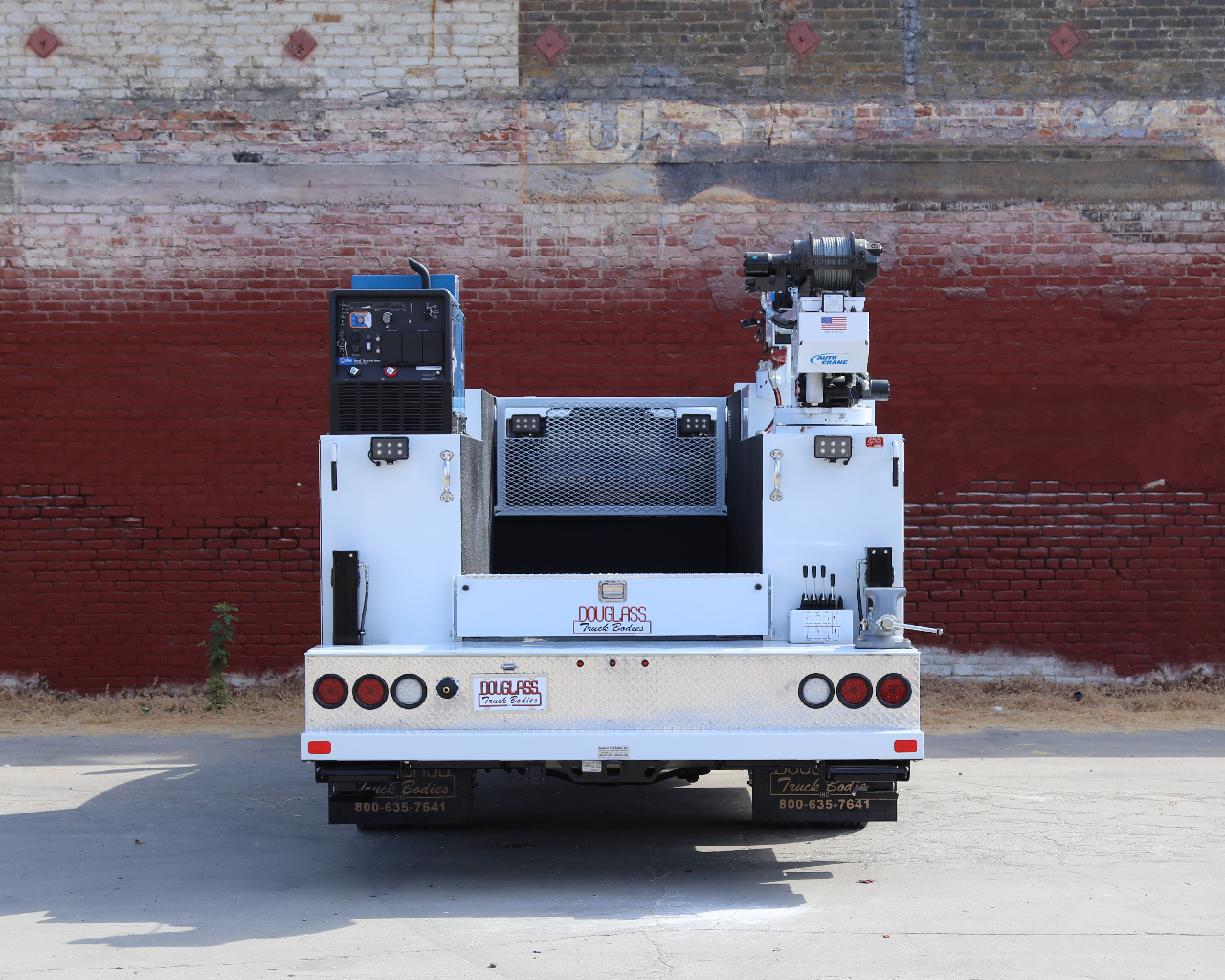 11′ Douglass Custom 6041 Maximizer Crane Body - Douglass Truck Bodies