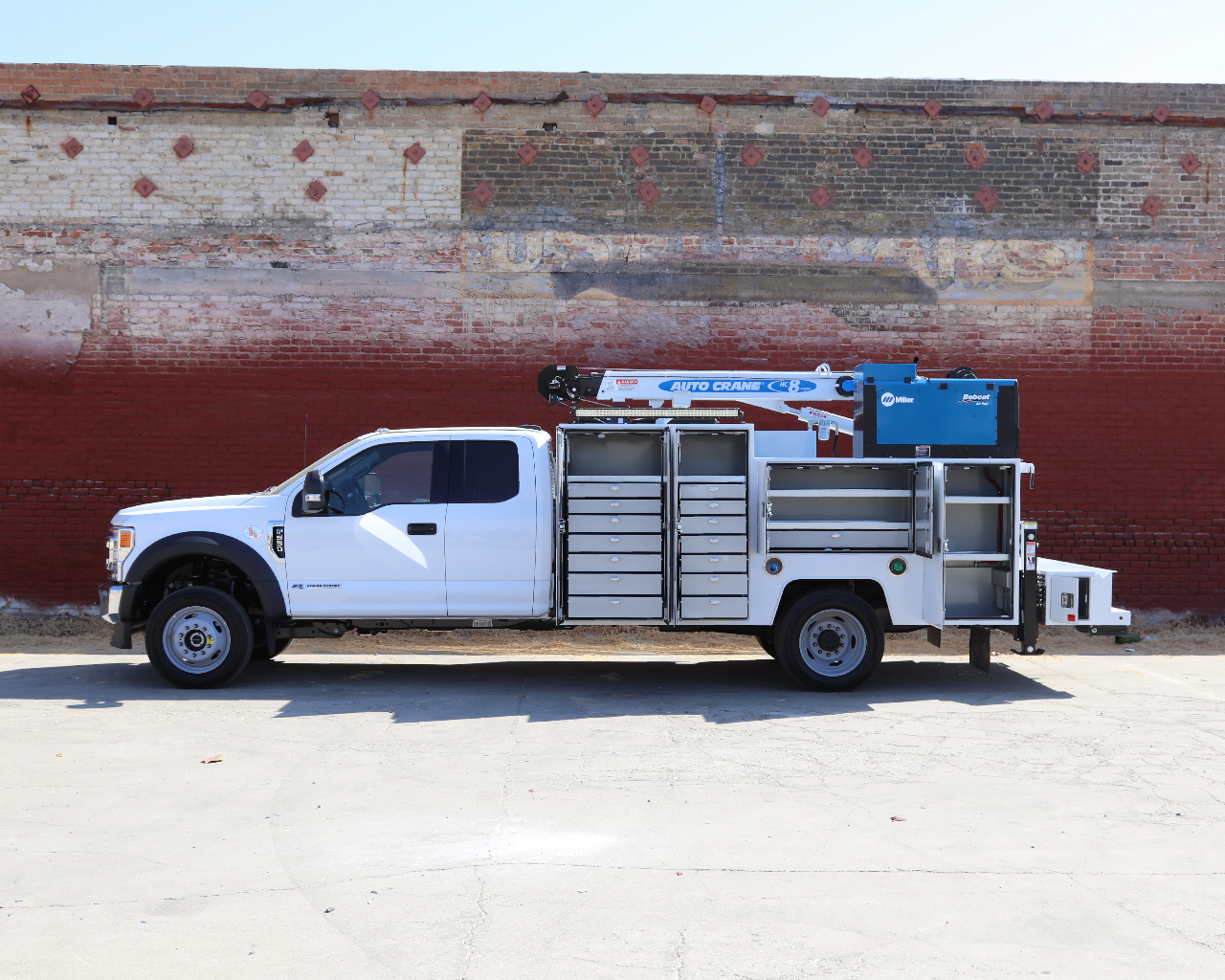 11′ Douglass Custom 6041 Maximizer Crane Body - Douglass Truck Bodies