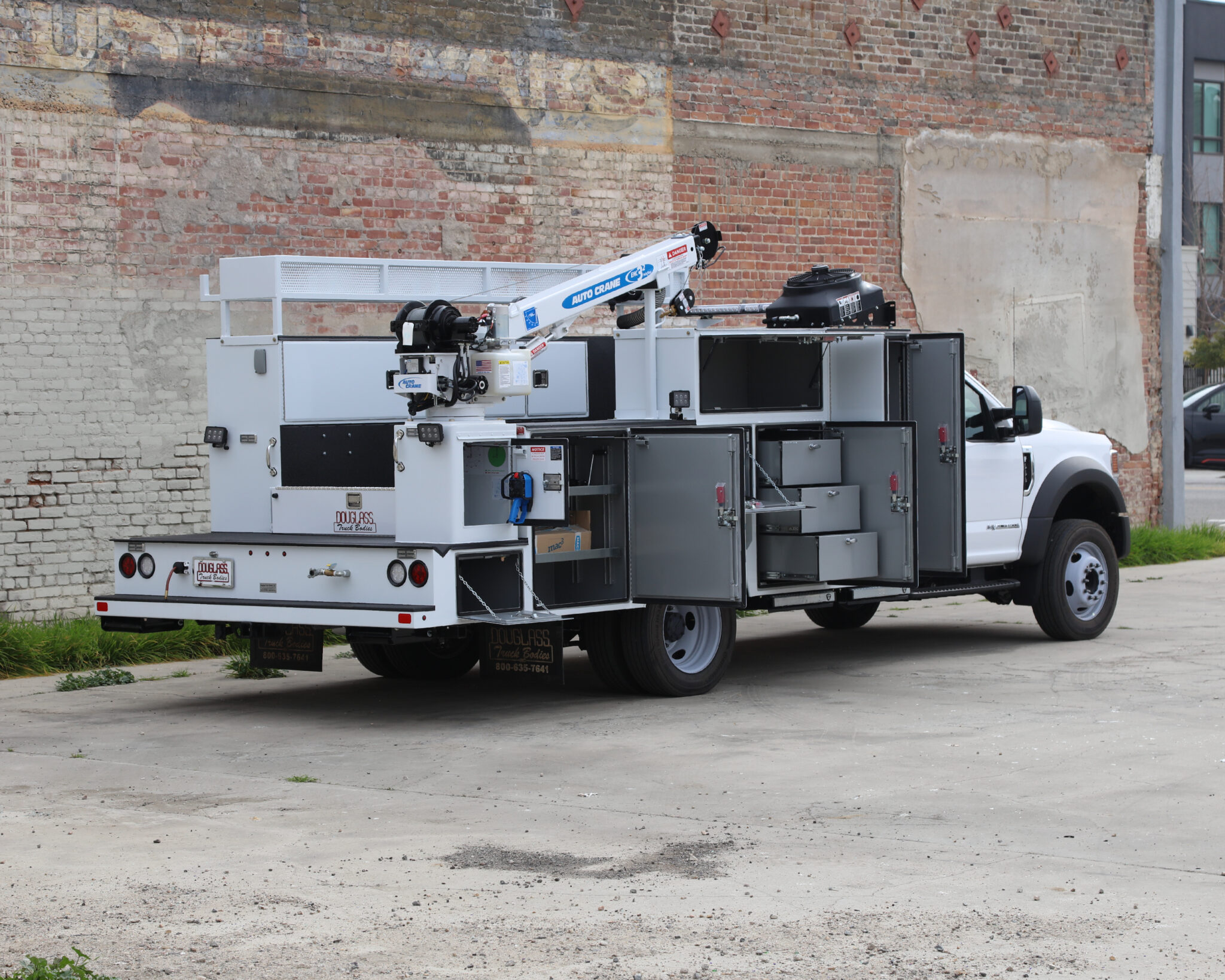 11′ Douglass Maximizer Crane Body - Douglass Truck Bodies