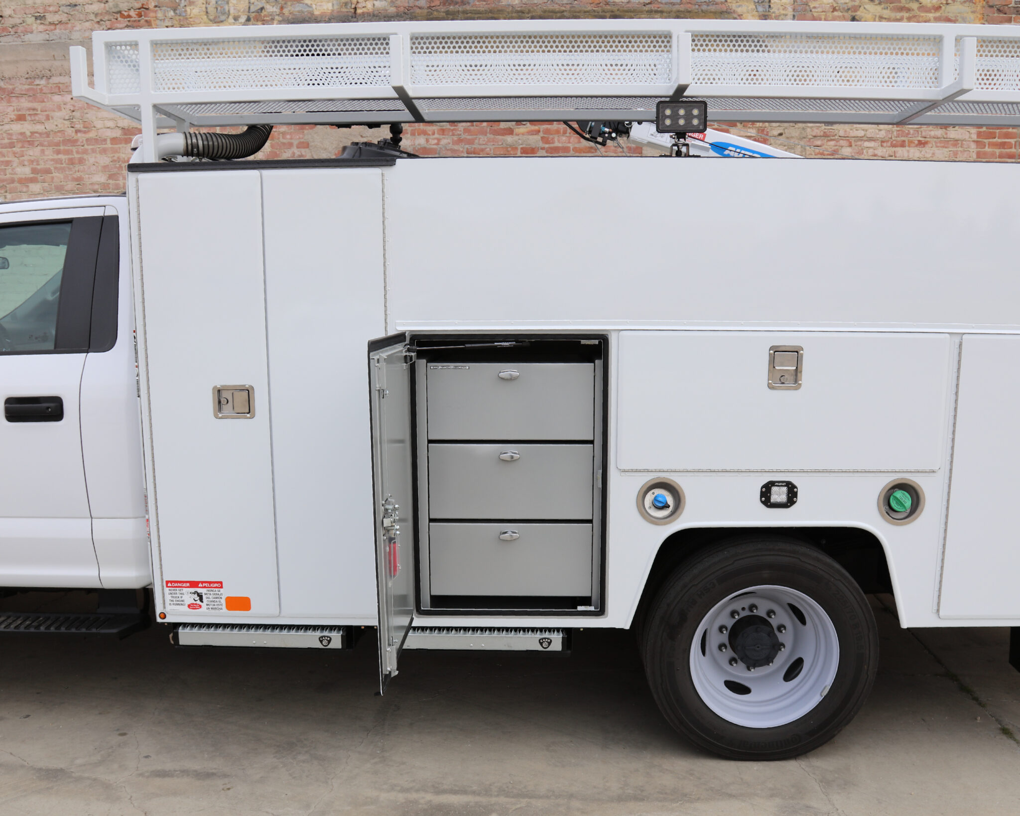 11′ Douglass Maximizer Crane Body - Douglass Truck Bodies