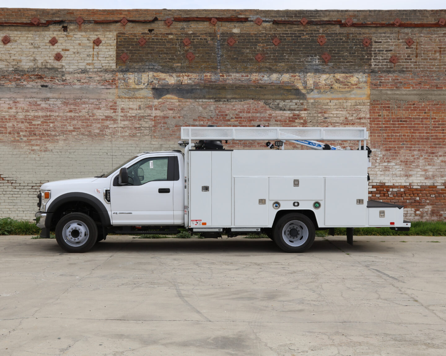 11′ Douglass Maximizer Crane Body - Douglass Truck Bodies