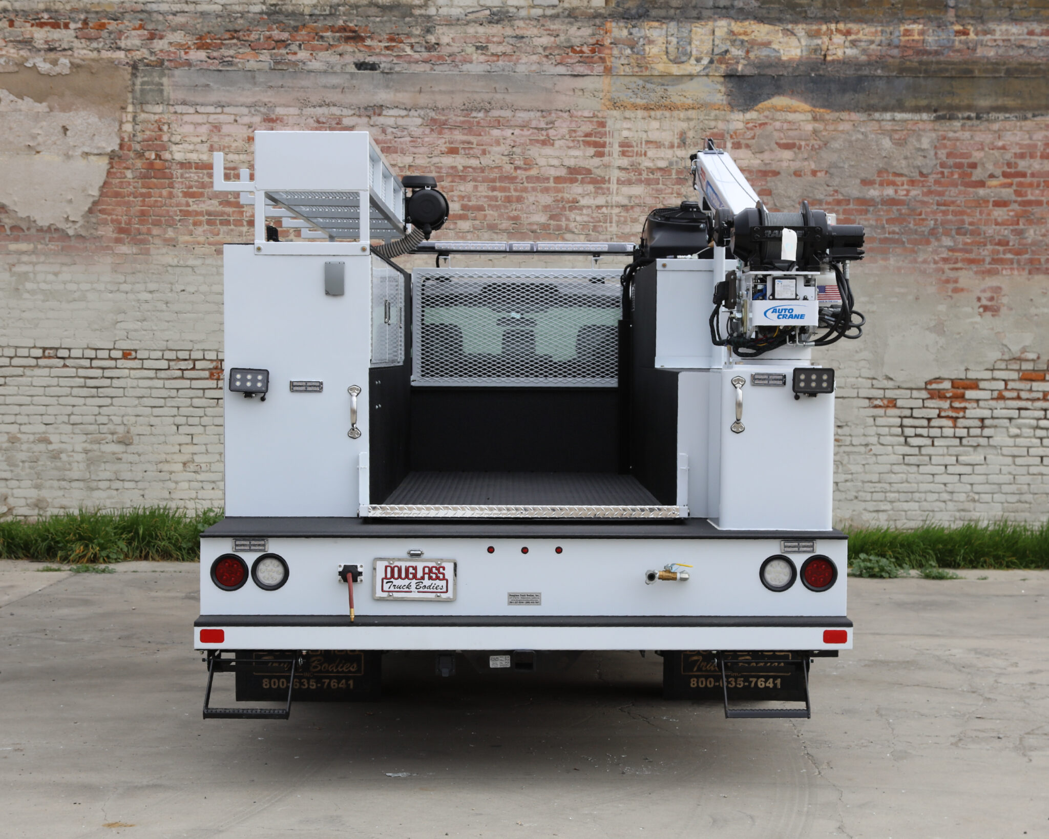 11′ Douglass Maximizer Crane Body - Douglass Truck Bodies