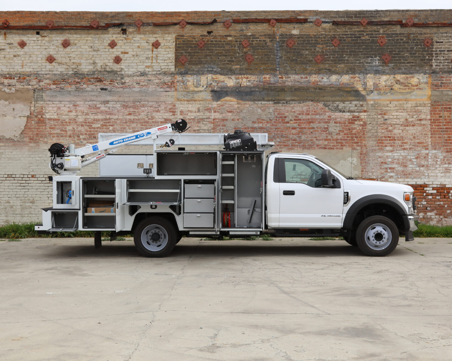 11′ Douglass Maximizer Crane Body - Douglass Truck Bodies