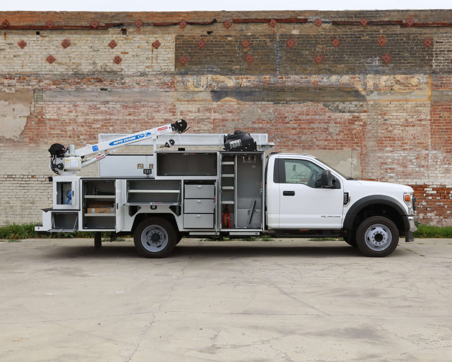 11′ Douglass Maximizer Crane Body - Douglass Truck Bodies
