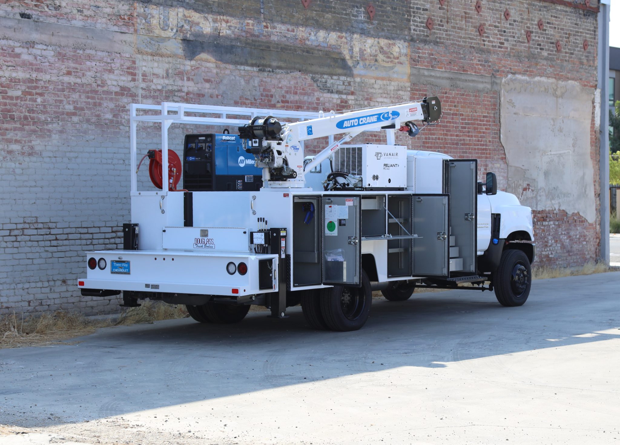 11ft Douglass Maximizer Crane Body - Douglass Truck Bodies