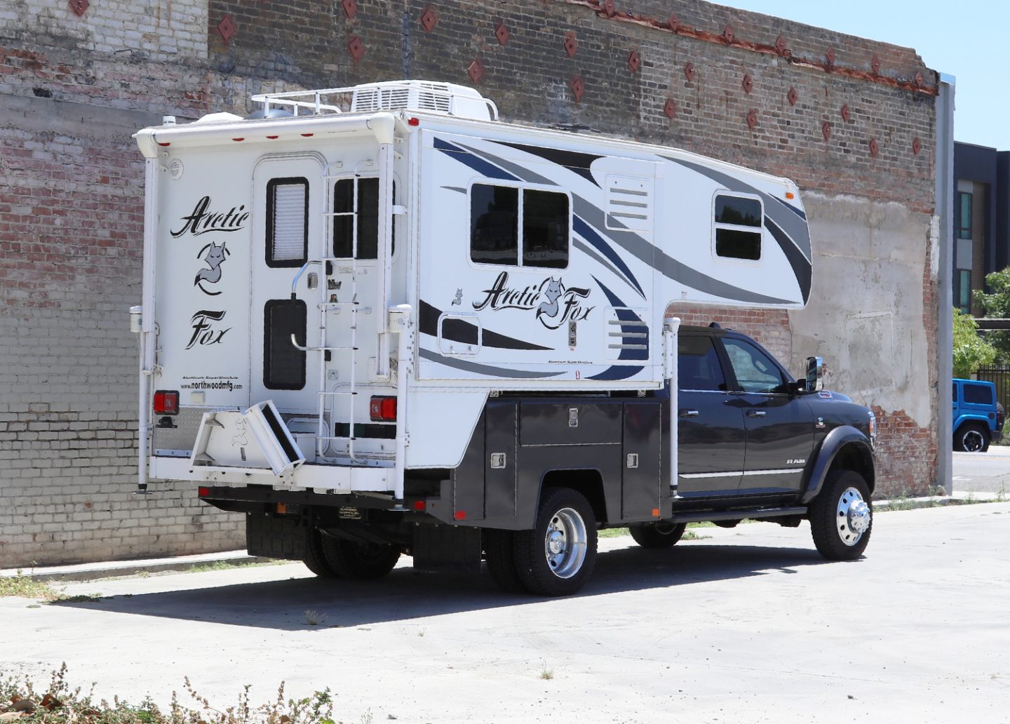 9′ Douglass Camper Body - Douglass Truck Bodies